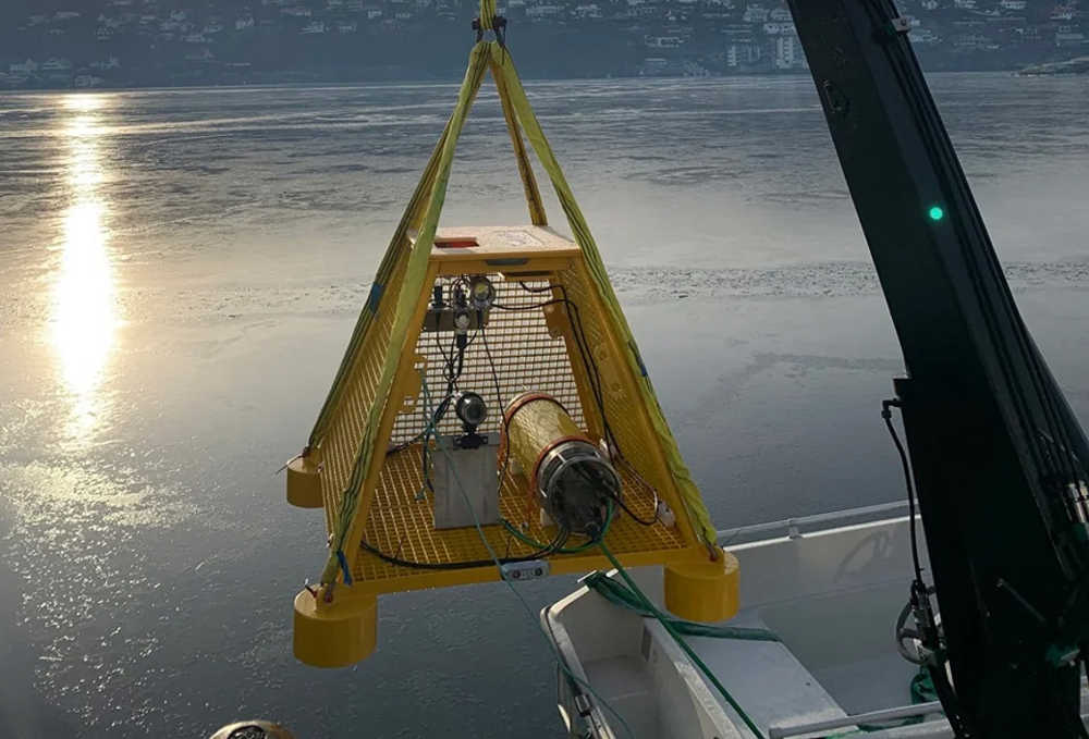 Fixed Point Subsea Surveillance - KONGSBERG - an international ...