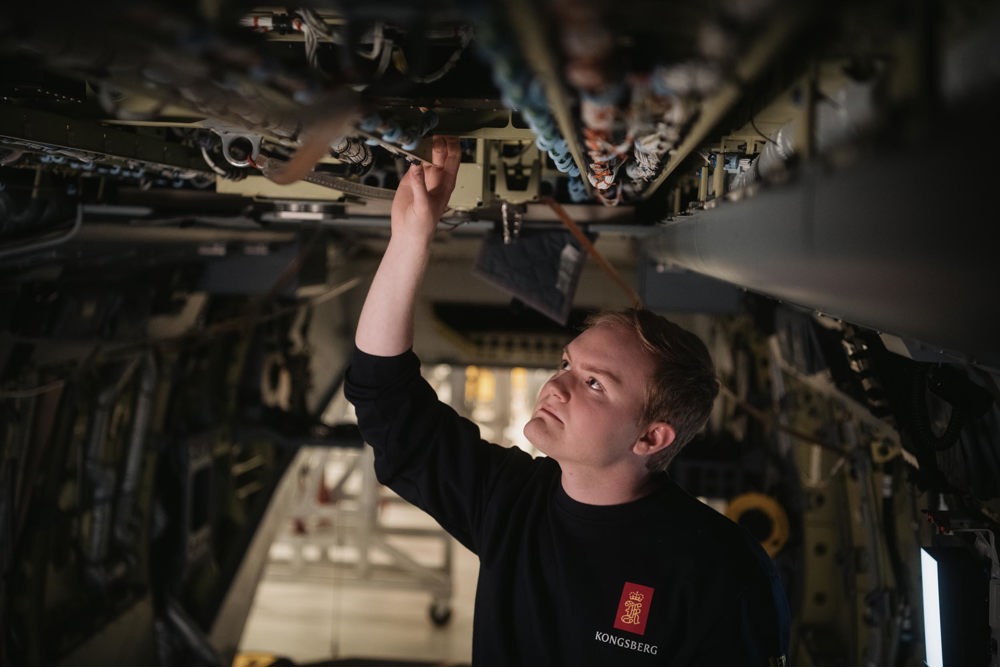 Aircraft Mechanic – A Growing Demand - KONGSBERG - an international ...